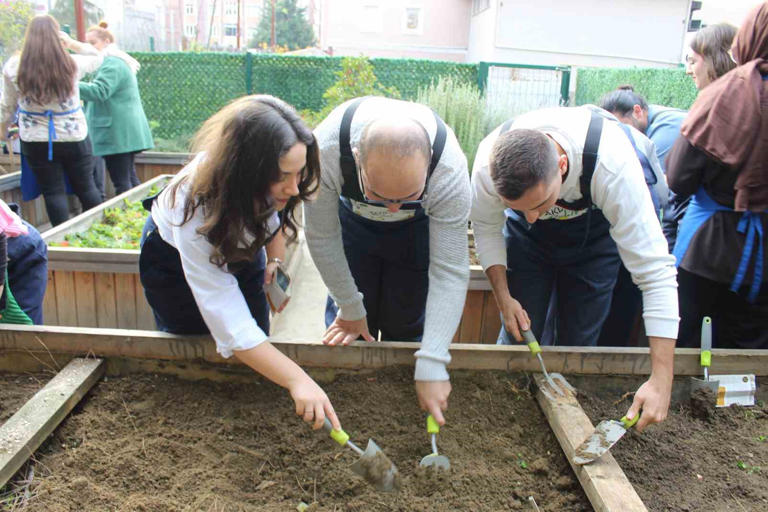 Zeytinburnu’nda ergoterapi öğrencileri engeli olan bireylerle birlikte ...