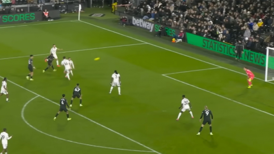 Une passe décisive et un autobut provoqué : Jérémy Doku fait un nouveau ...