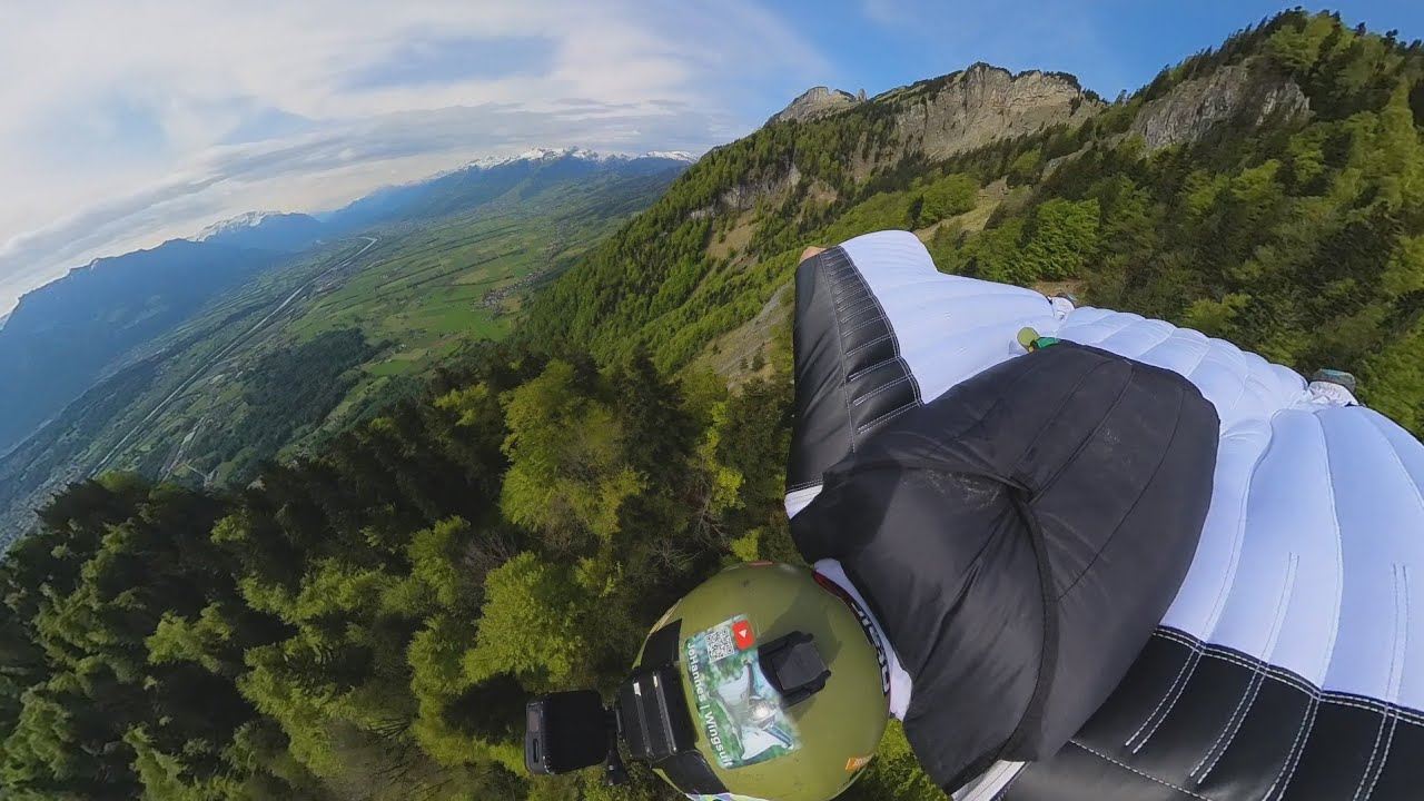 Papillon | Wingsuit flight | Swiss
