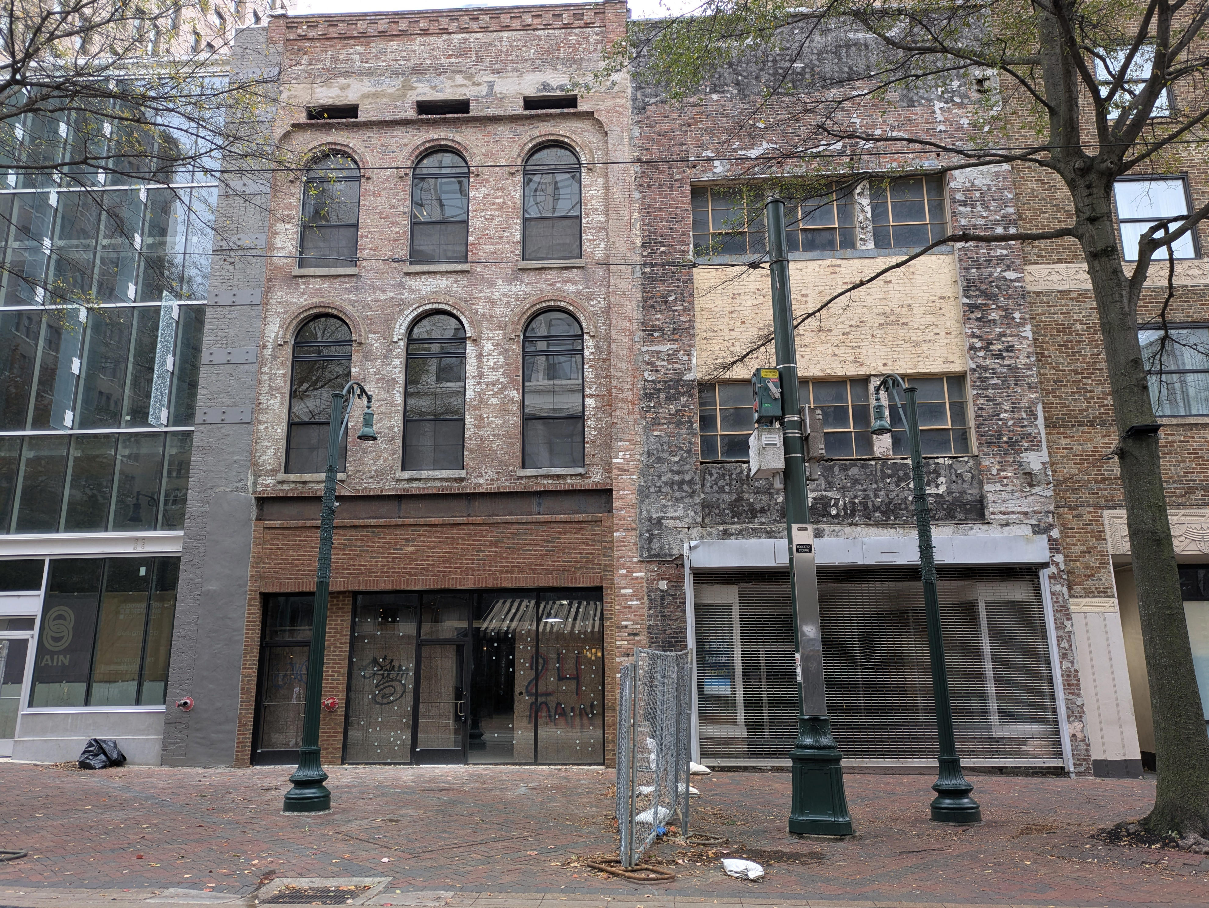 What's going on at former Peanut Shoppe building in downtown Memphis?