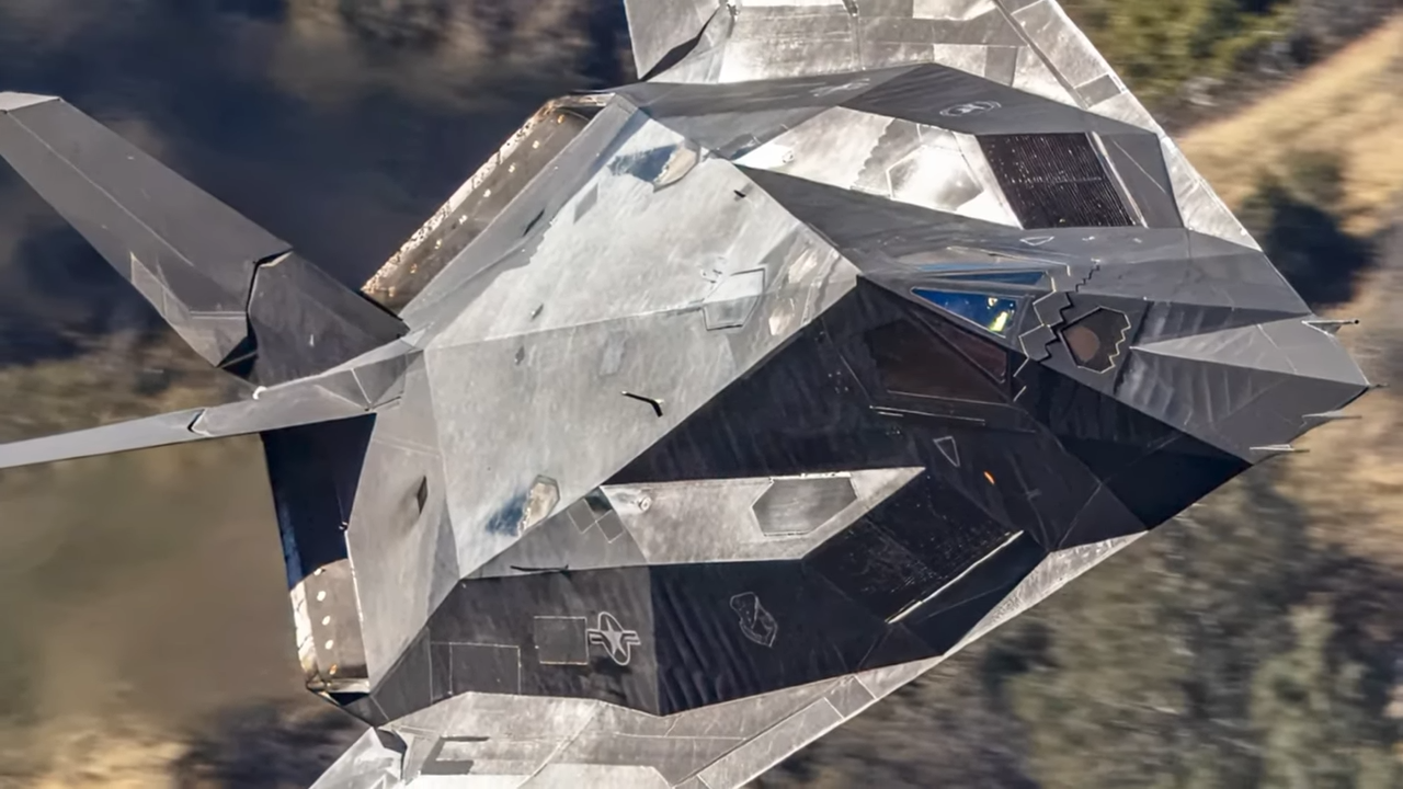 What Made the World’s First Stealth Jet So Hard to Master