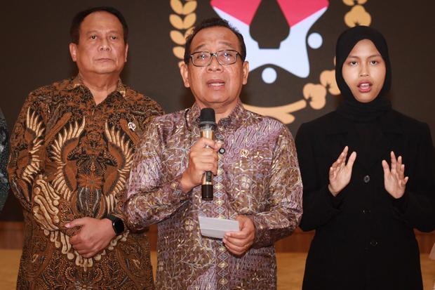 Menko PMK Pratikno Minta Maaf Penanganan Banjir Sumatra Tak Maksimal