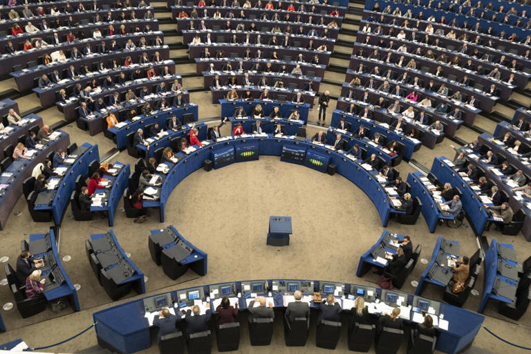 Accordo Ue sullo stop graduale alle importazioni di gas russo. Vdl ...