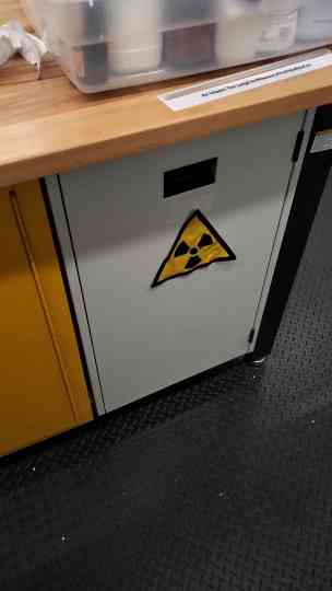 How radioactive is uranium glass?
