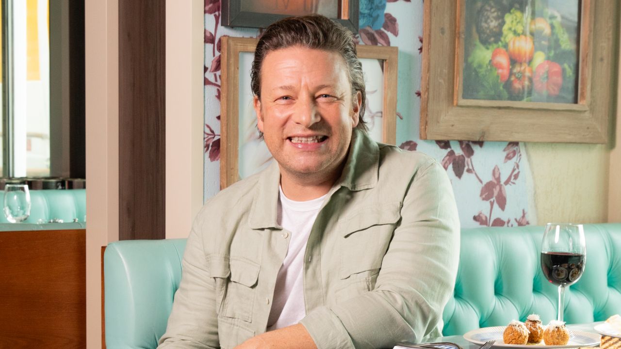 Jamie Oliver's favourite pan is just perfect for one pot meals this January