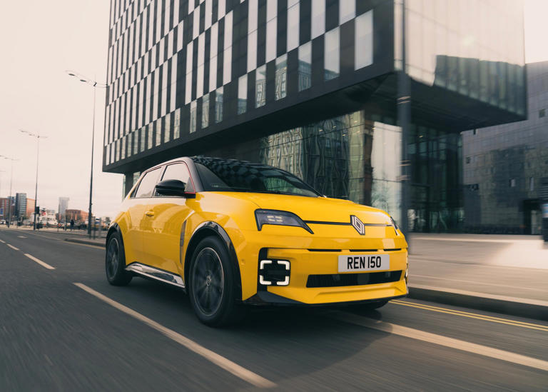 Renault 5, R4 and Alpine A290 receive government’s full £3,750 Electric Car Grant