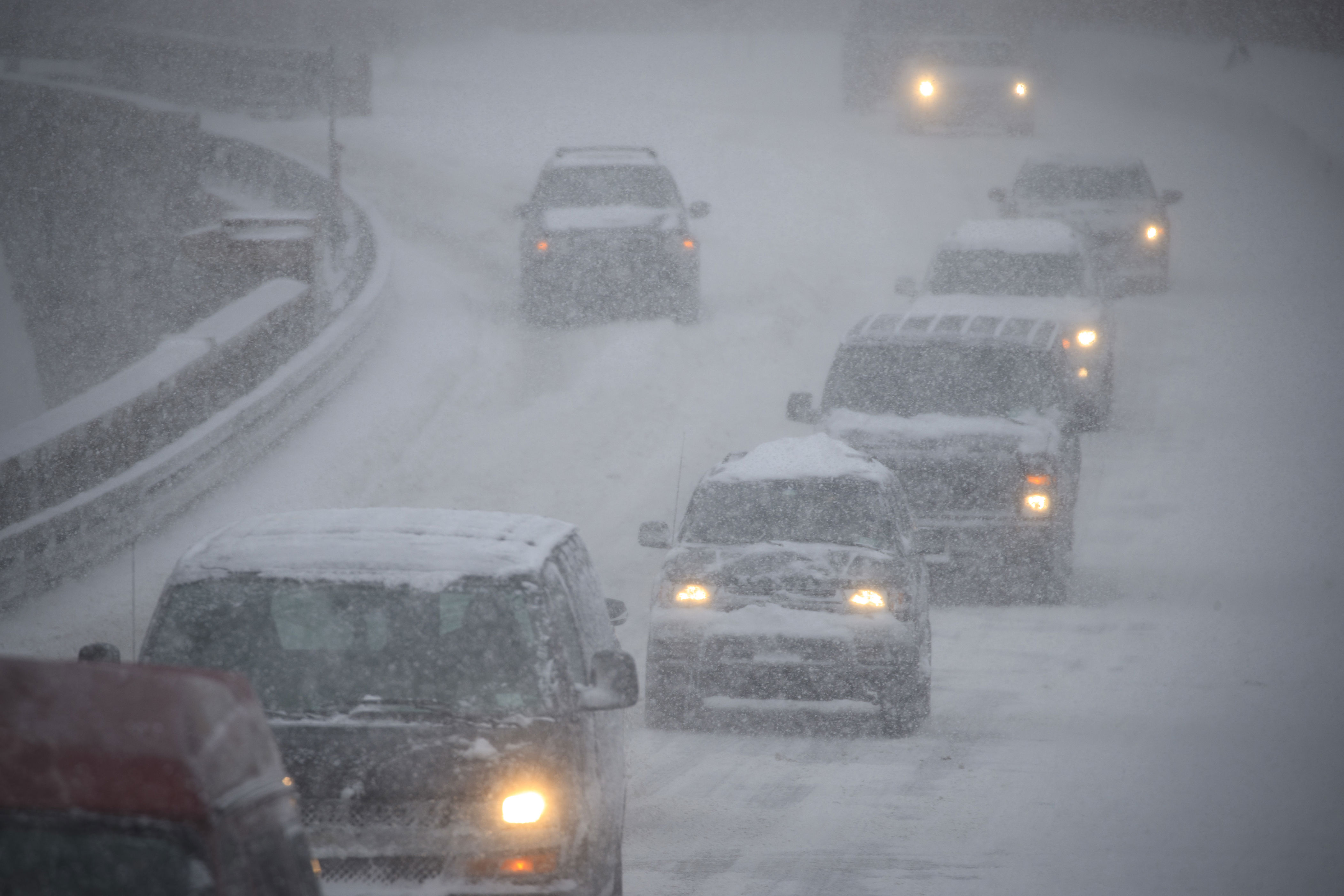 Winter storm warning as 17 inches of snow to strike: "extreme caution"