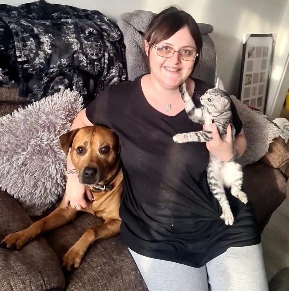 Woman born with bladder outside her body now faces terminal cancer at ...