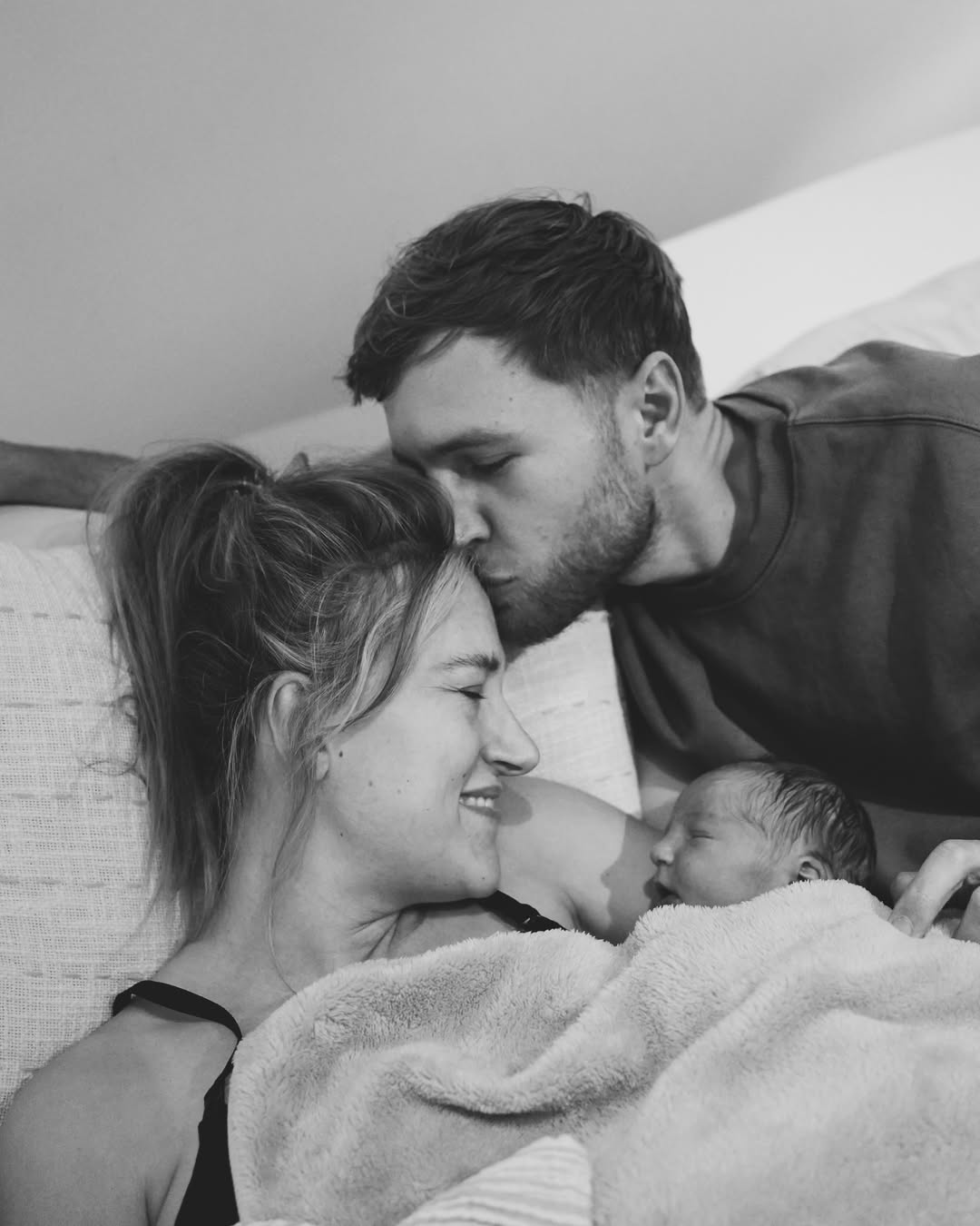 Suzan en Freek Rikkerink ouders geworden van zoon Sef: 'Jij hoort bij ons'