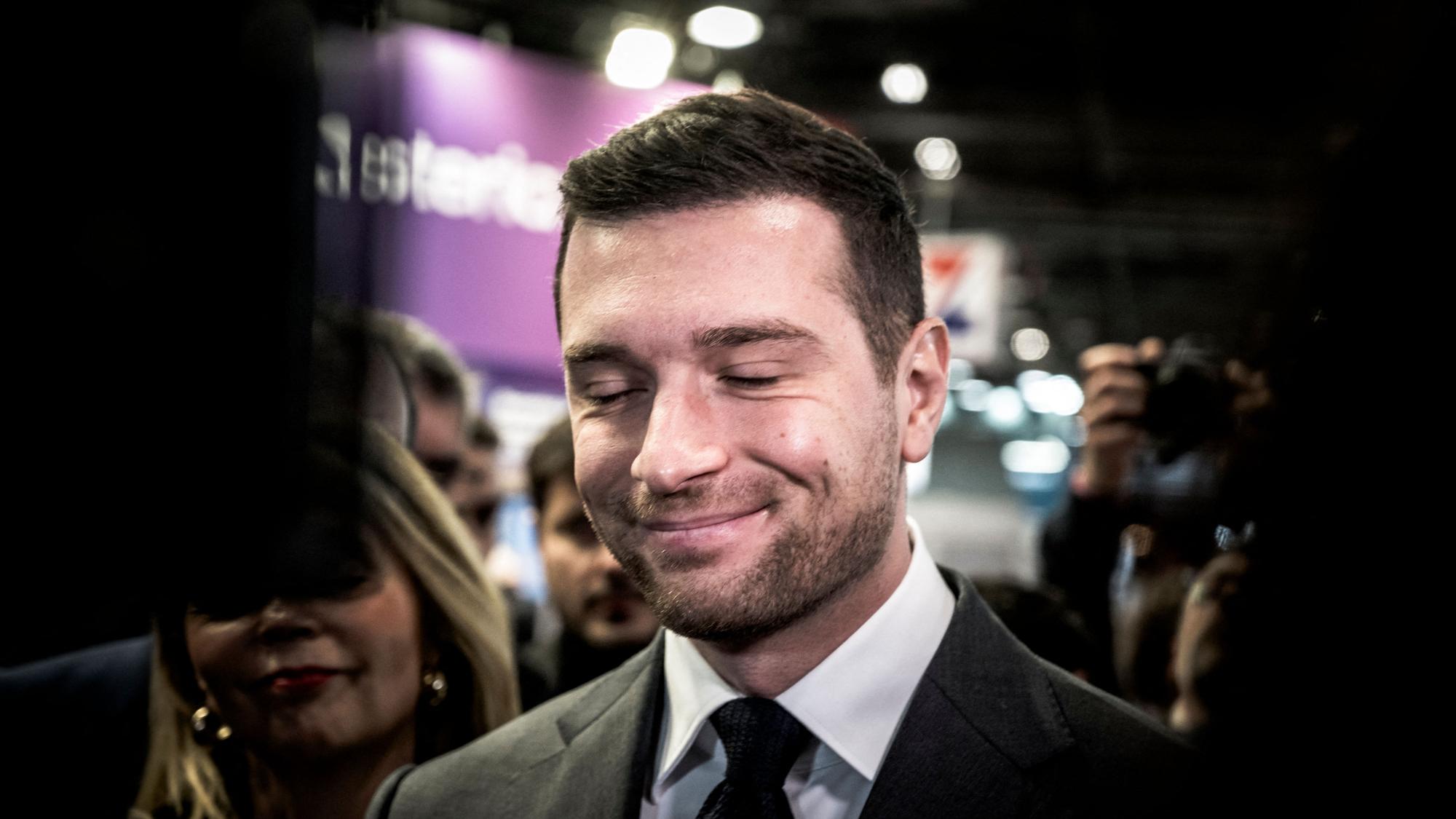 « Quoi de n-œuf ? » : quand Jordan Bardella se moquait de l’œuf reçu ...