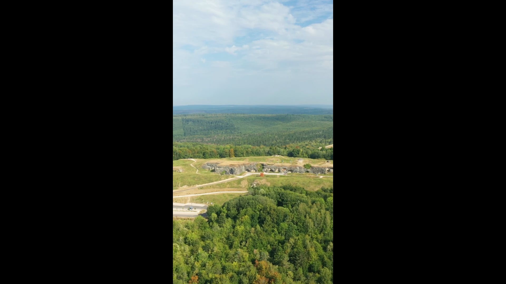 Warisan Verdun: Perjalanan Drone Melalui Medan Pertempuran Perang Dunia I.