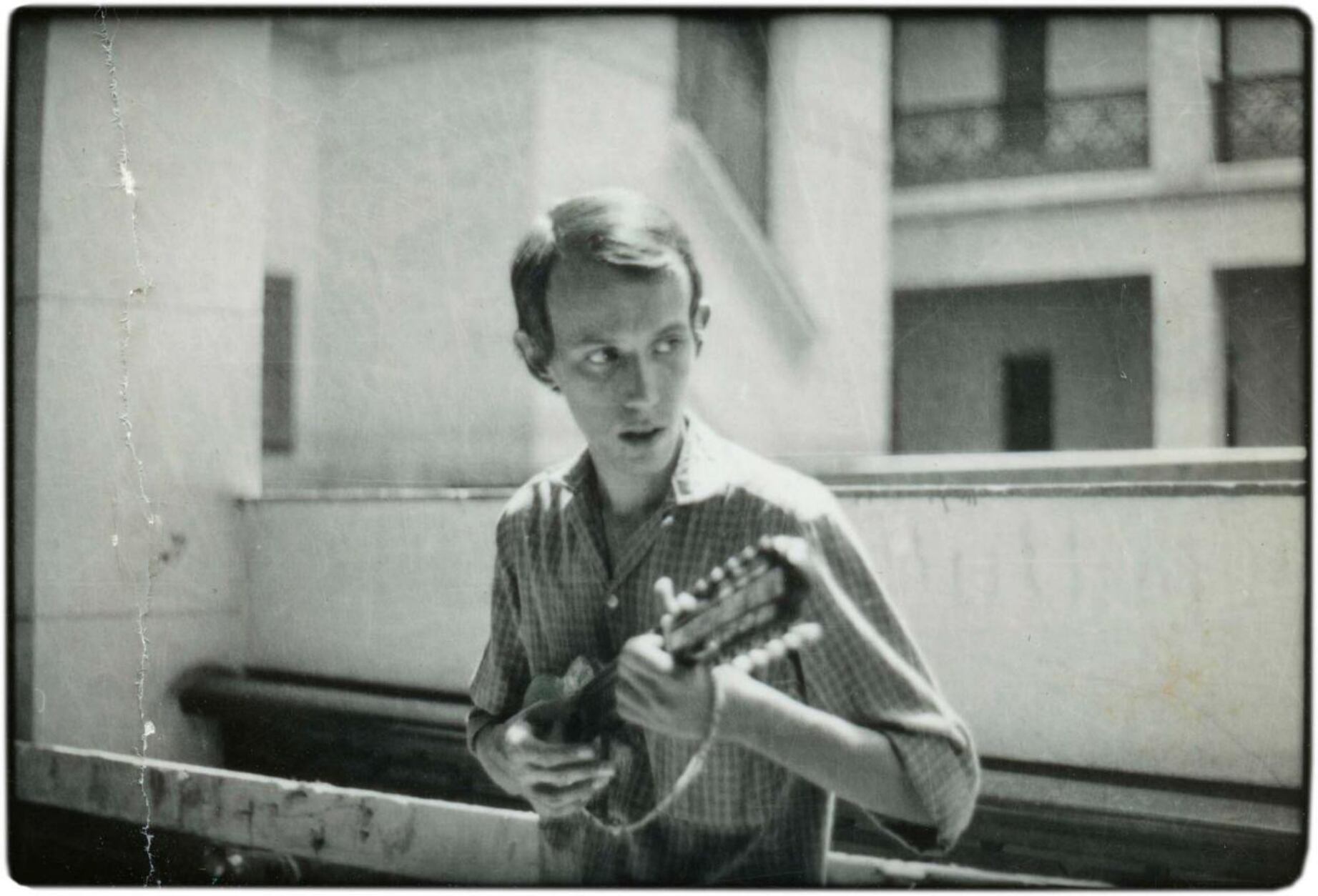 El día en que Isabel Parra le regaló un charango a Silvio Rodríguez ...