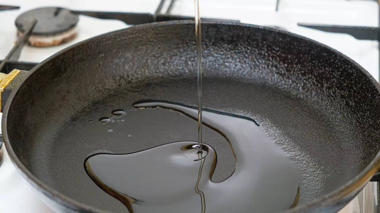 How to make your iron tawa non-stick at home