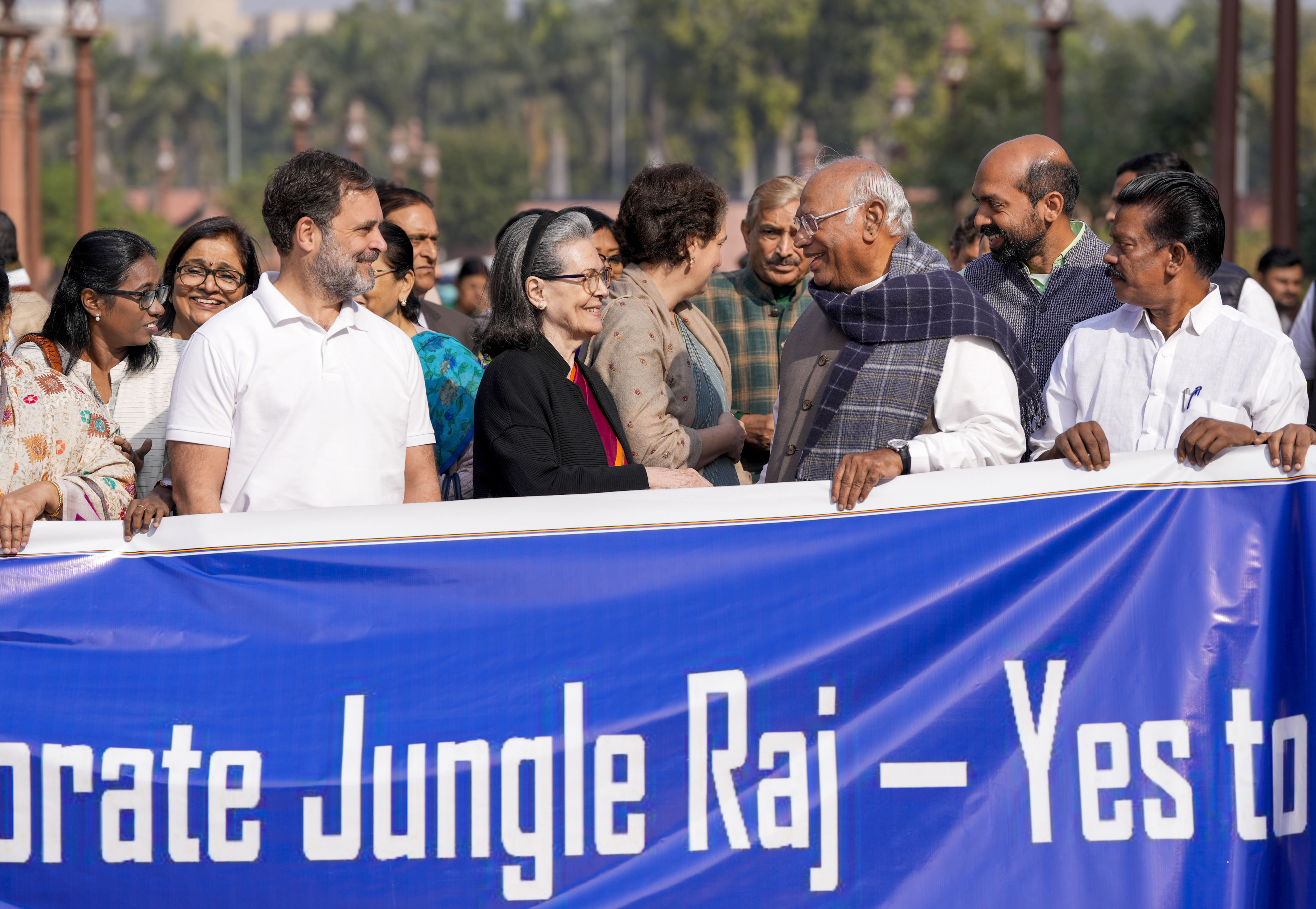 Sonia, Oppn leaders protest against new labour codes; Kharge calls govt ...