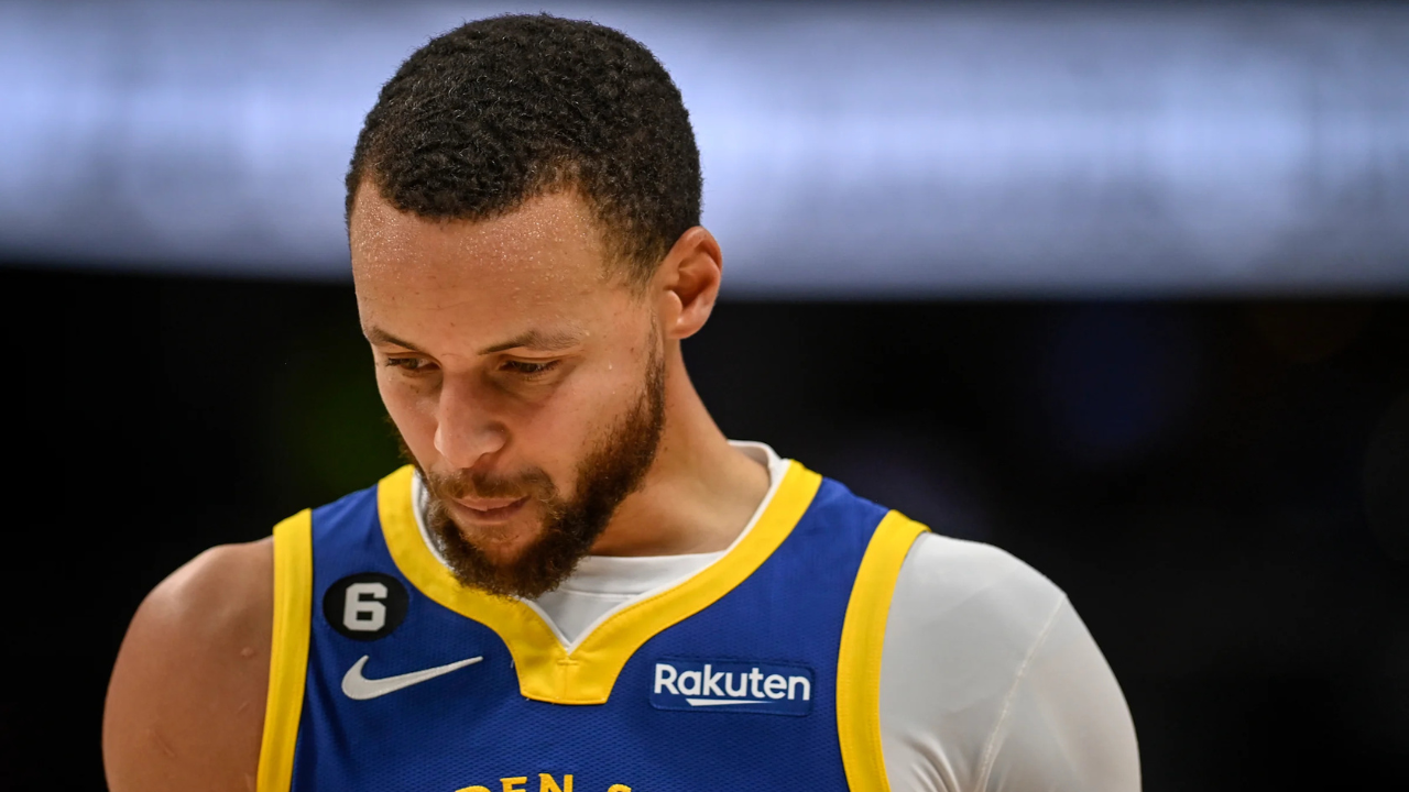 Stephen Curry surprises 97-year-old Golden State Warriors fan with ...