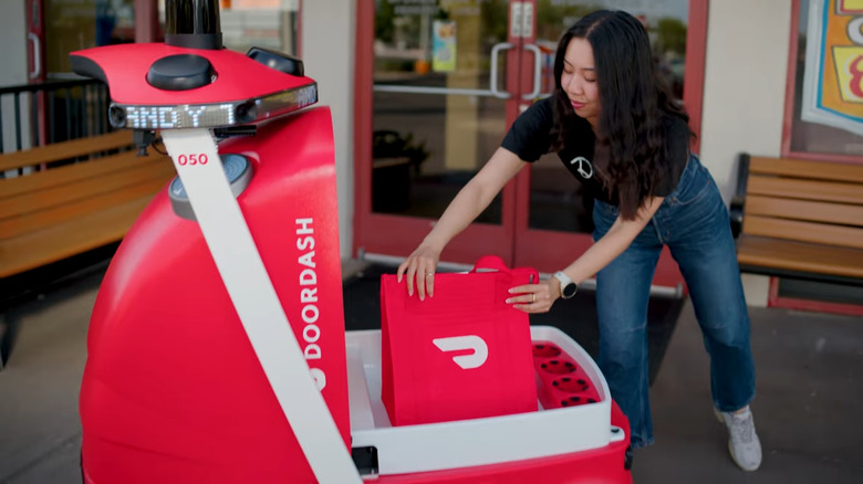 DoorDash Has A New Robot That Can Roll Right Up To Your Door