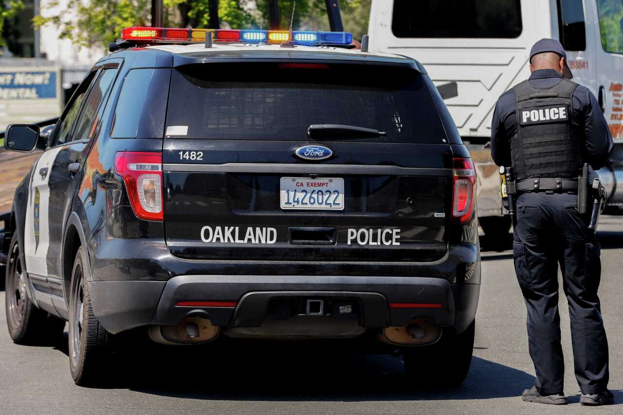 Oakland needs 200-plus police officers it can't afford but pays ...