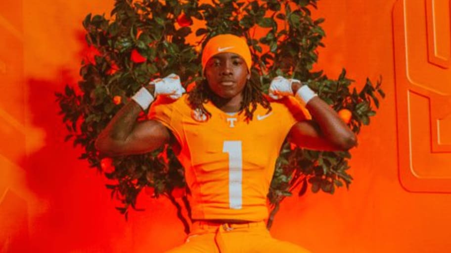 2026 Safety KJ McClain Officially Signs With Tennessee Football