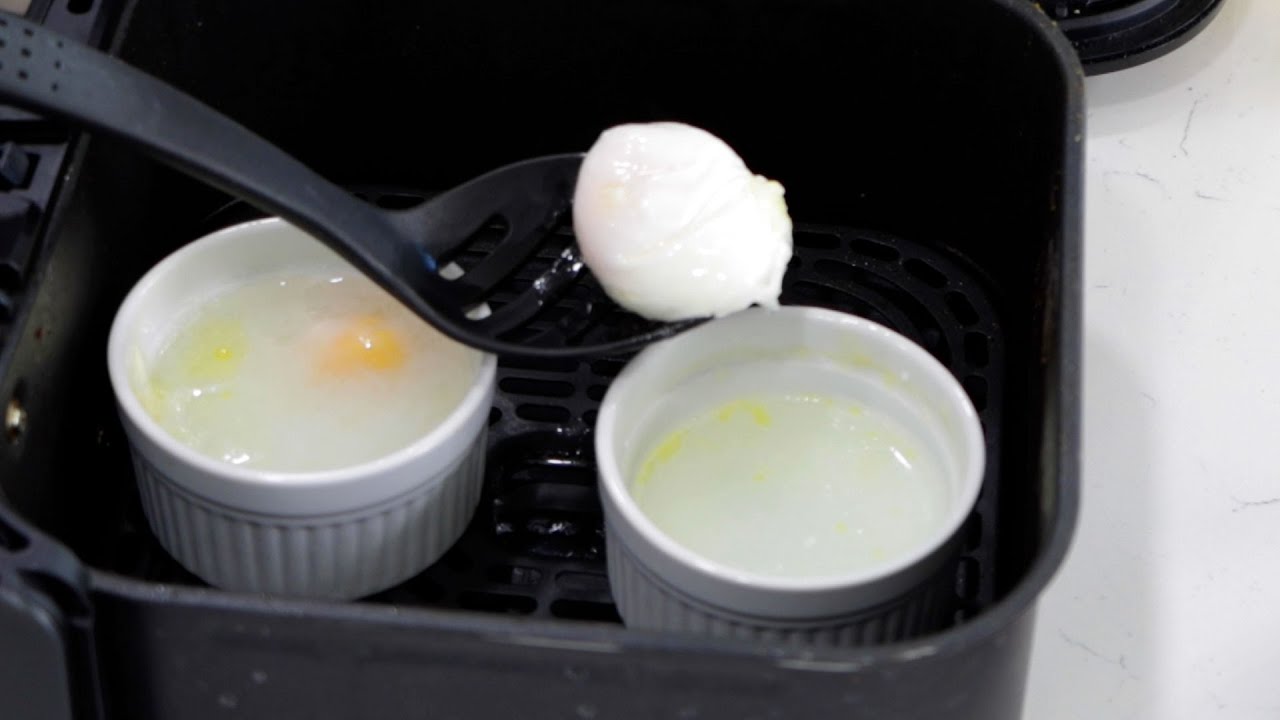How to poach eggs in the air fryer | Two methods | Cooking basics
