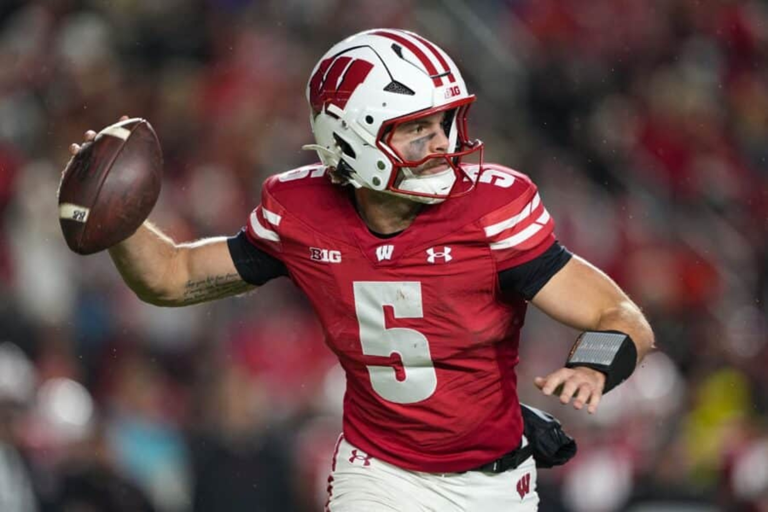 Wisconsin Badgers QB Carter Smith set to navigate uncertain 2026 future