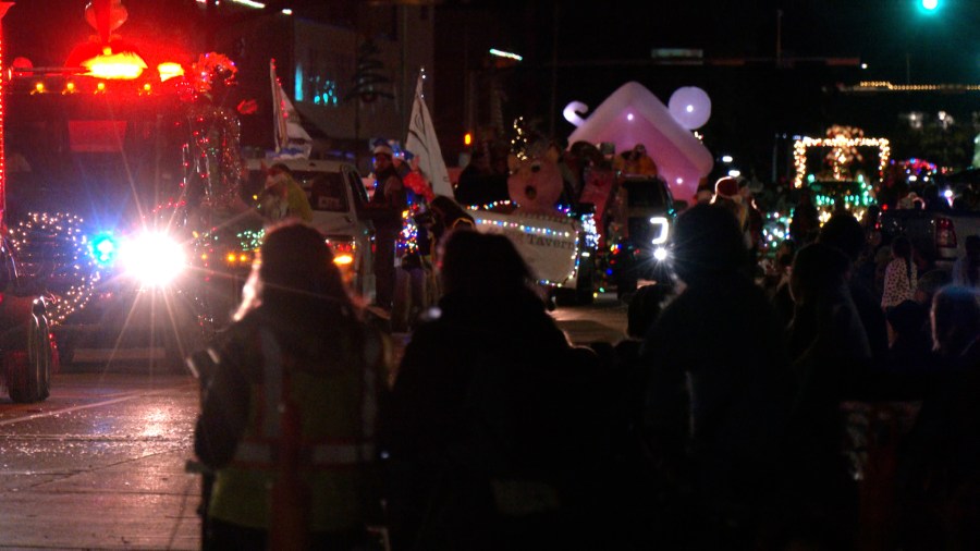 Abilene’s tree lighting & parade draw large attendance