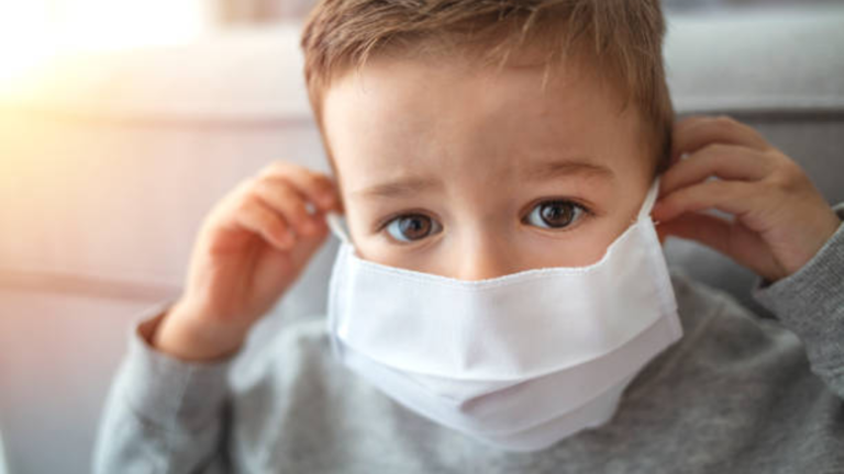 Experts push masks for kids amidst 'dangerous' air: Are we heading back ...