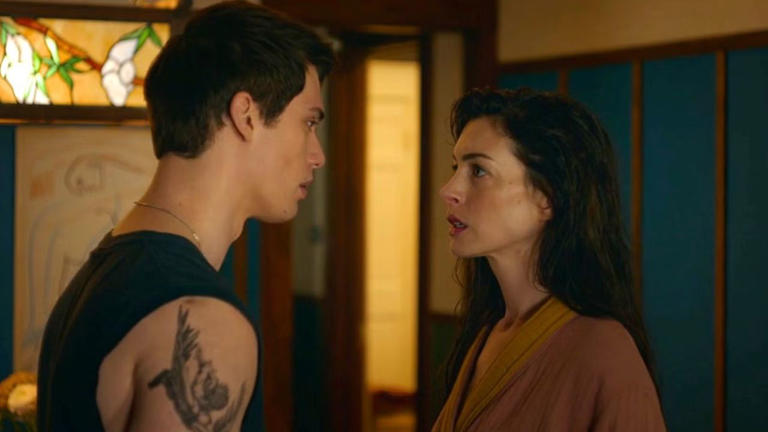 El romance prohibido que rompió récords: la película de Anne Hathaway en Prime Video que desafía ...