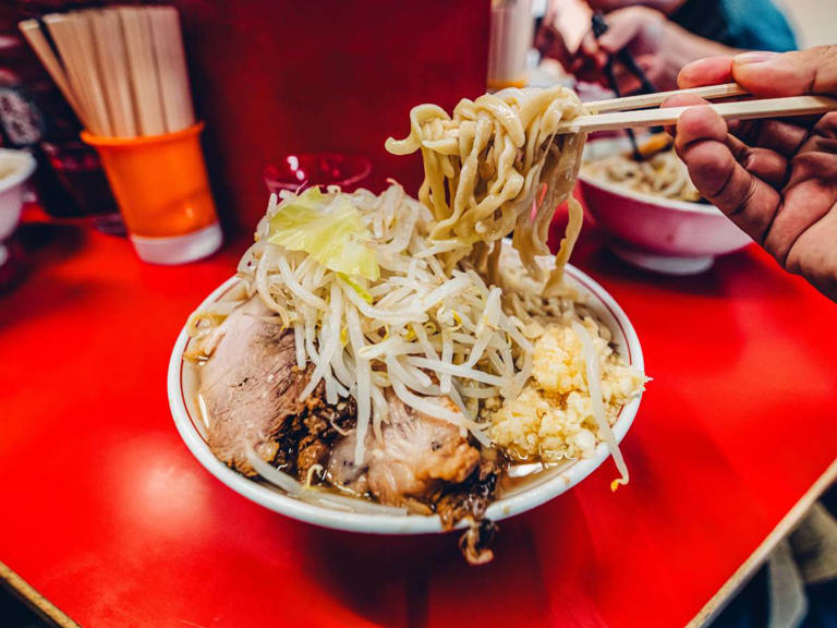 Ramen Jiro Mita Honten