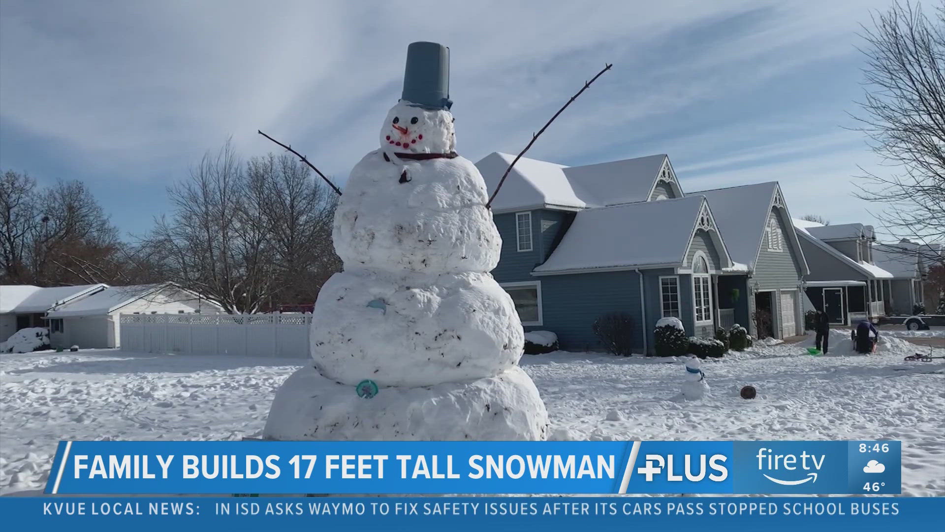Missouri family builds 17-feet tall snowman