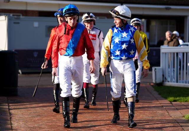 Moore marks riding return with Lingfield double