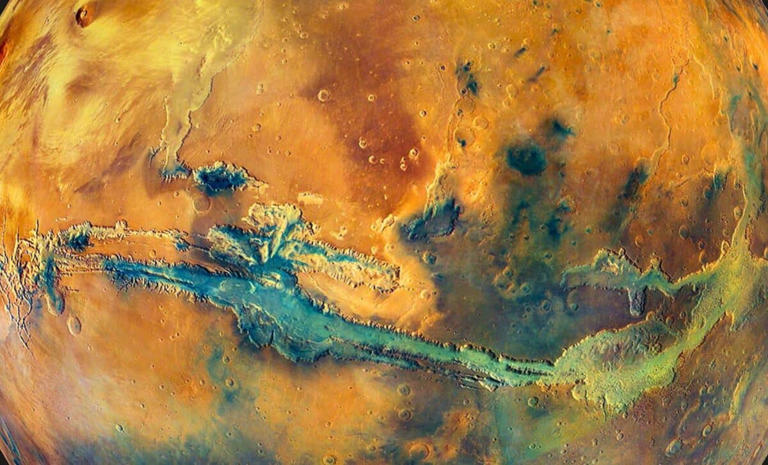 Mars Photo Reveals the Red Planet in “True Color” from Orbit for the ...