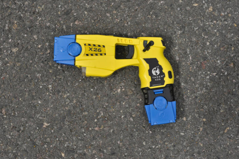 Every use of new tasers by gardaí will have to be reported to watchdog ...