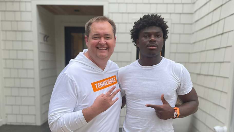 Early Signing Day Profile: 2026 LB TJ White Officially Signs with ...