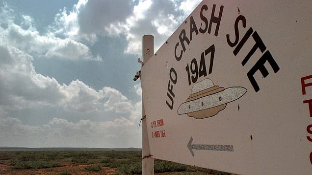 Roswell 1947: debris, headlines and the first cover-up