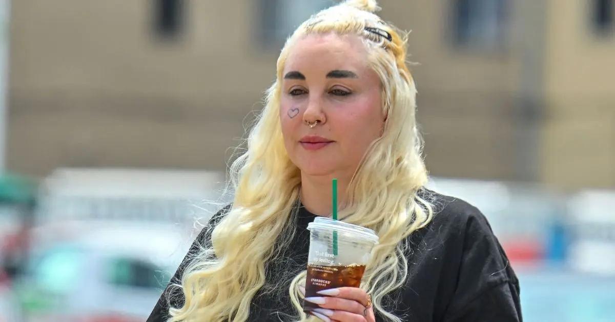 Amanda Bynes Reveals Someone Is Impersonating Her on TikTok by 'Using ...