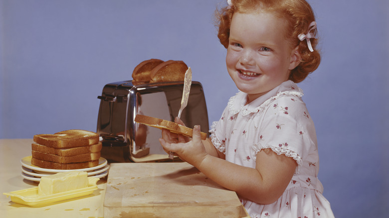 10 Snacks Boomers Remember Eating After School