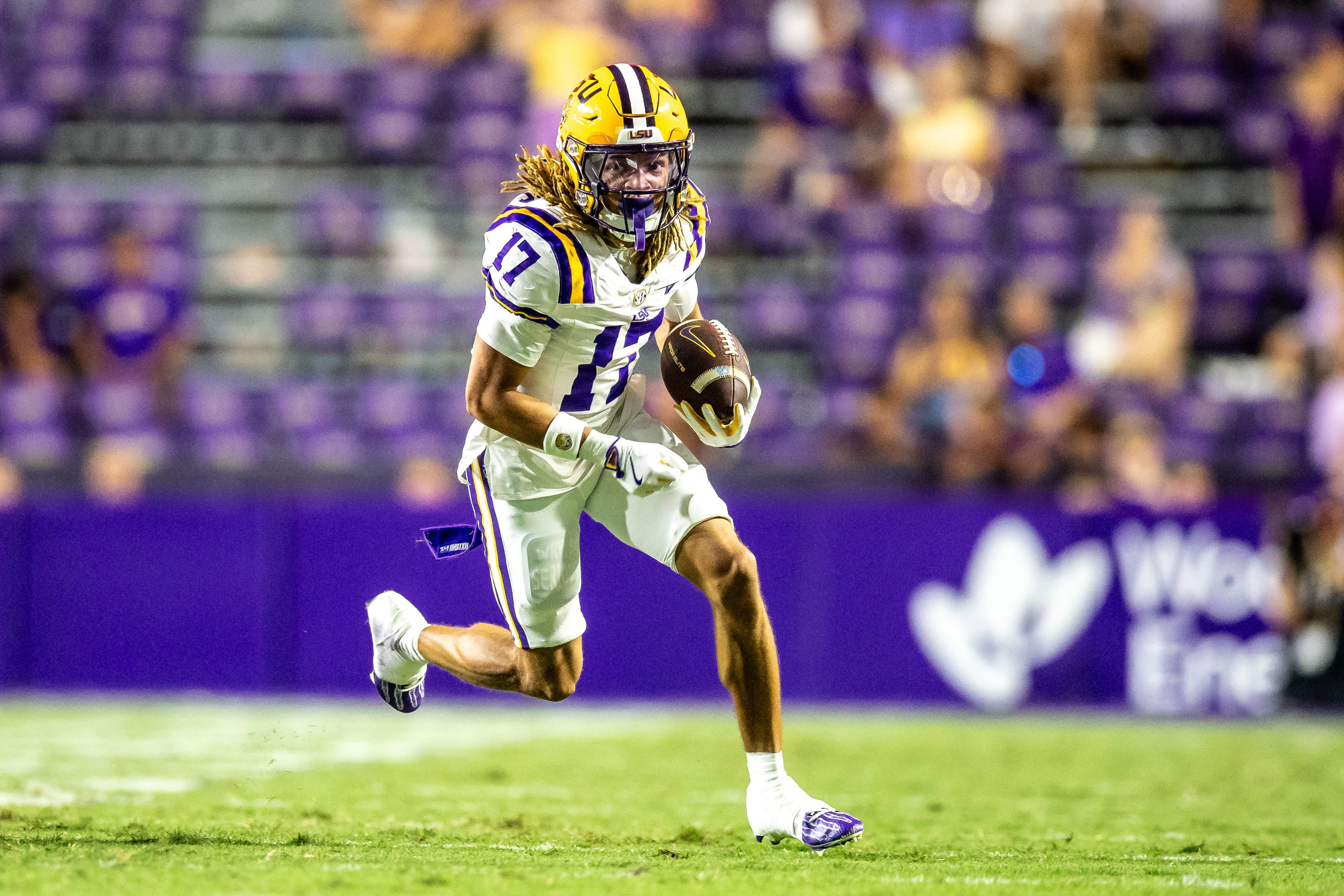 LSU football wide receiver enters transfer portal