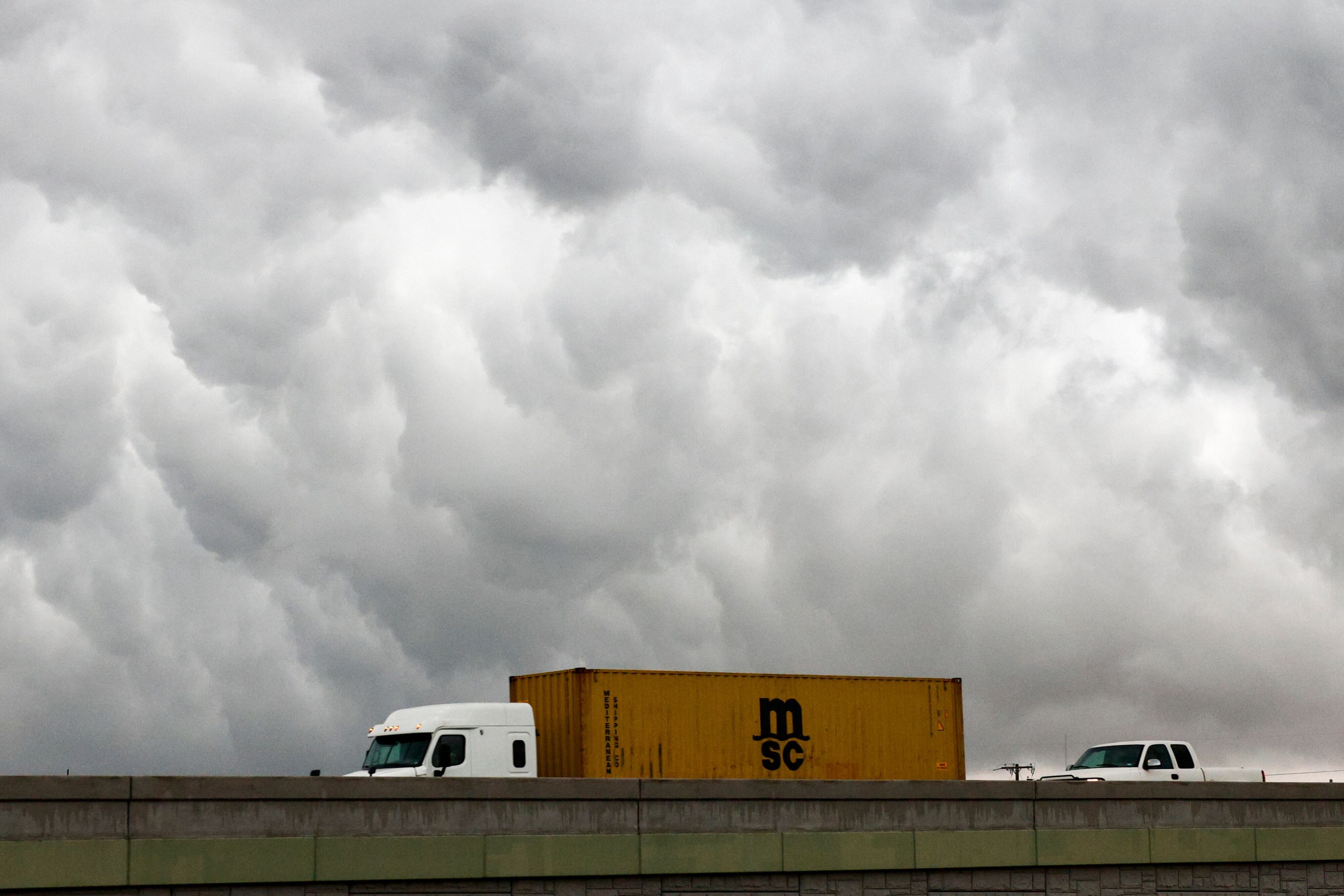 Warmer Wednesday for Dallas-Fort Worth before rain returns, with a ...