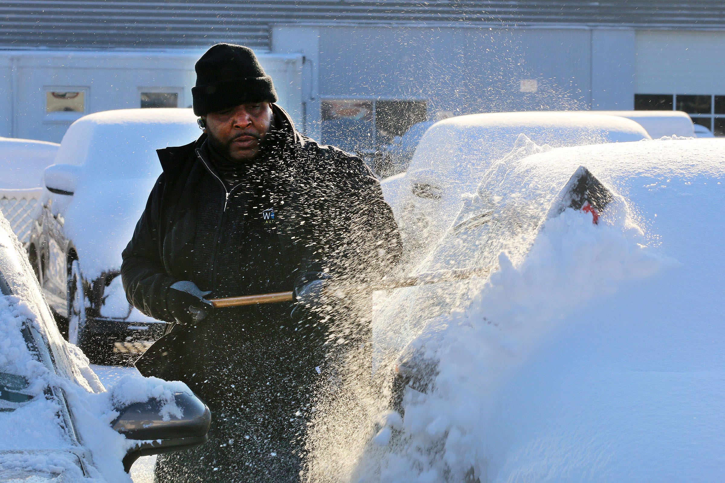 Is it illegal to drive with snow on your car? What you need to do
