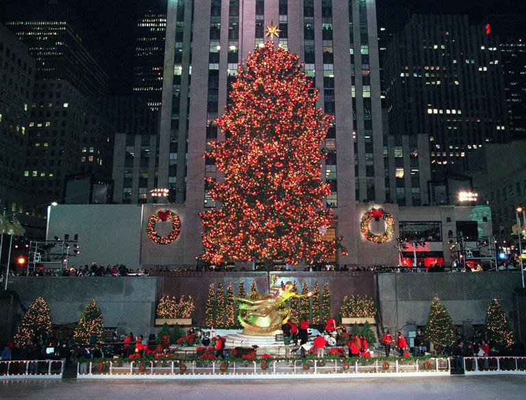 See performers, channel for Rockefeller Center Christmas Tree lighting