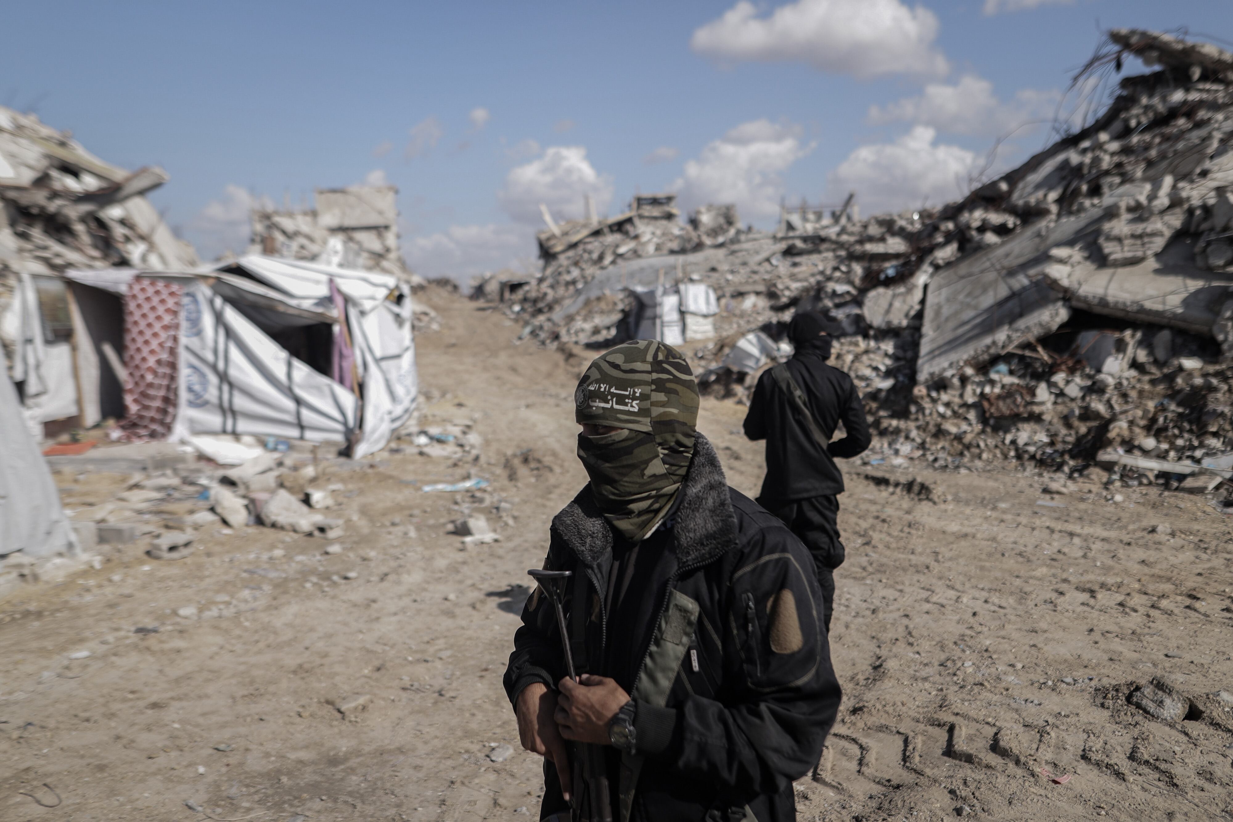 Scores of Hamas fighters escape from tunnels in Israeli-held part of Gaza