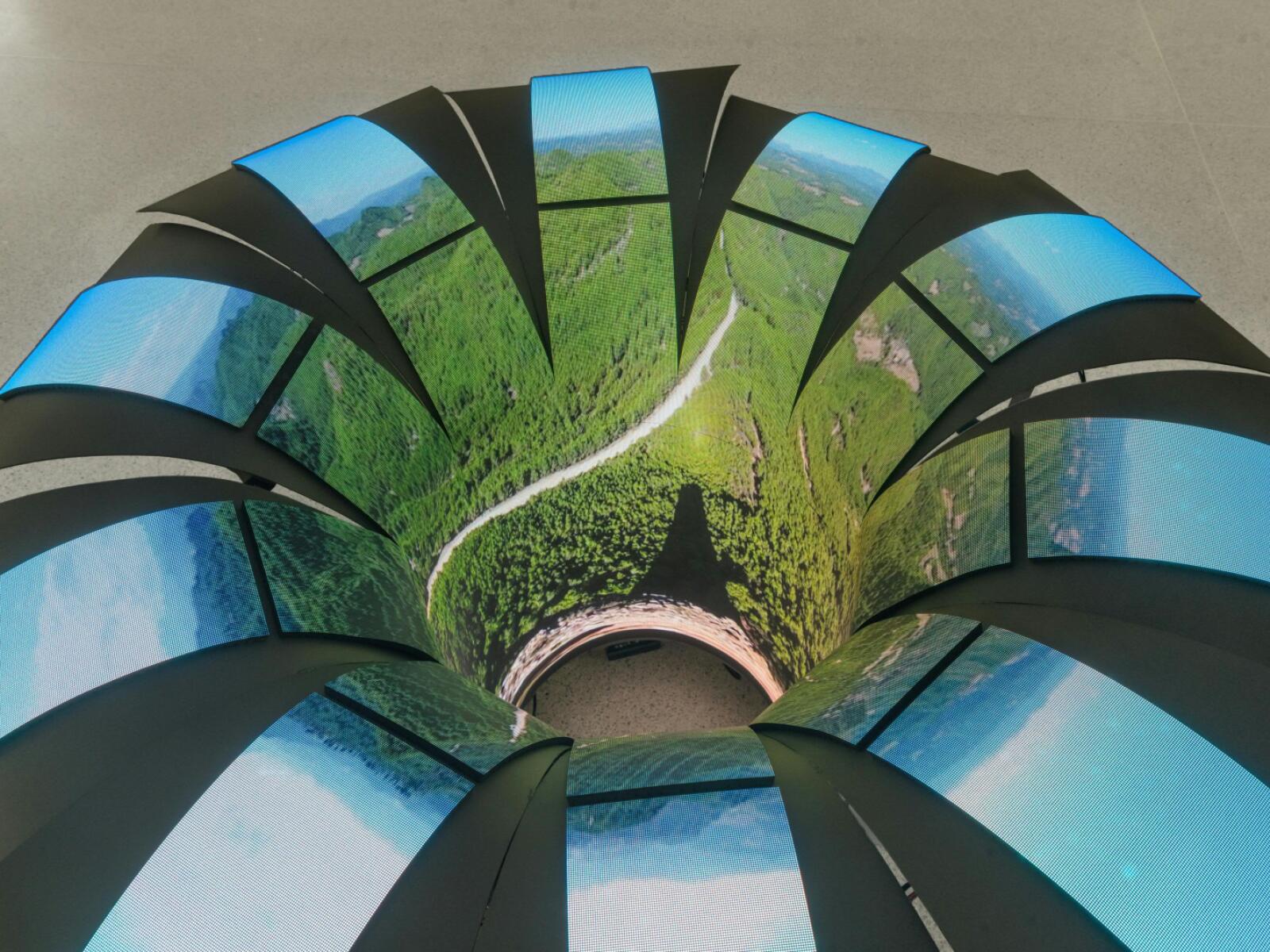 Neue mumok-Schau blickt in "Feudal Holes"