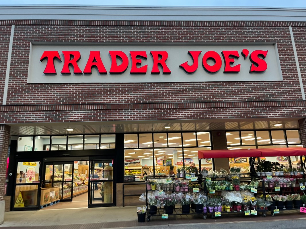 Trader Joe's Just Brought an Iconic New Tote to Stores, and It's About ...