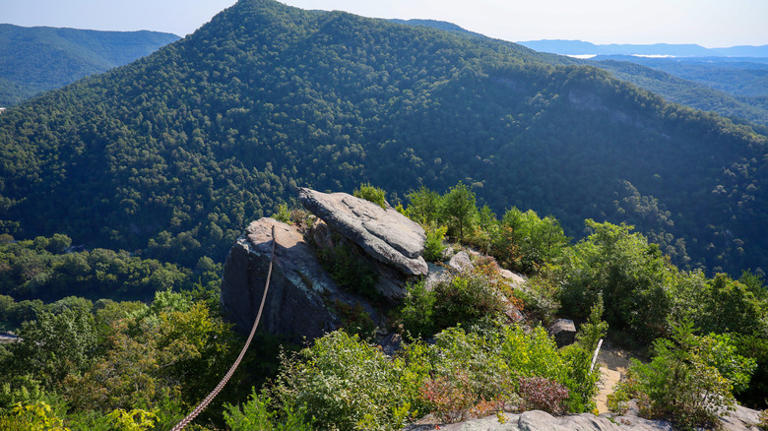 Kentucky's Picturesque Town Set Between Mountains And A River Is Home ...