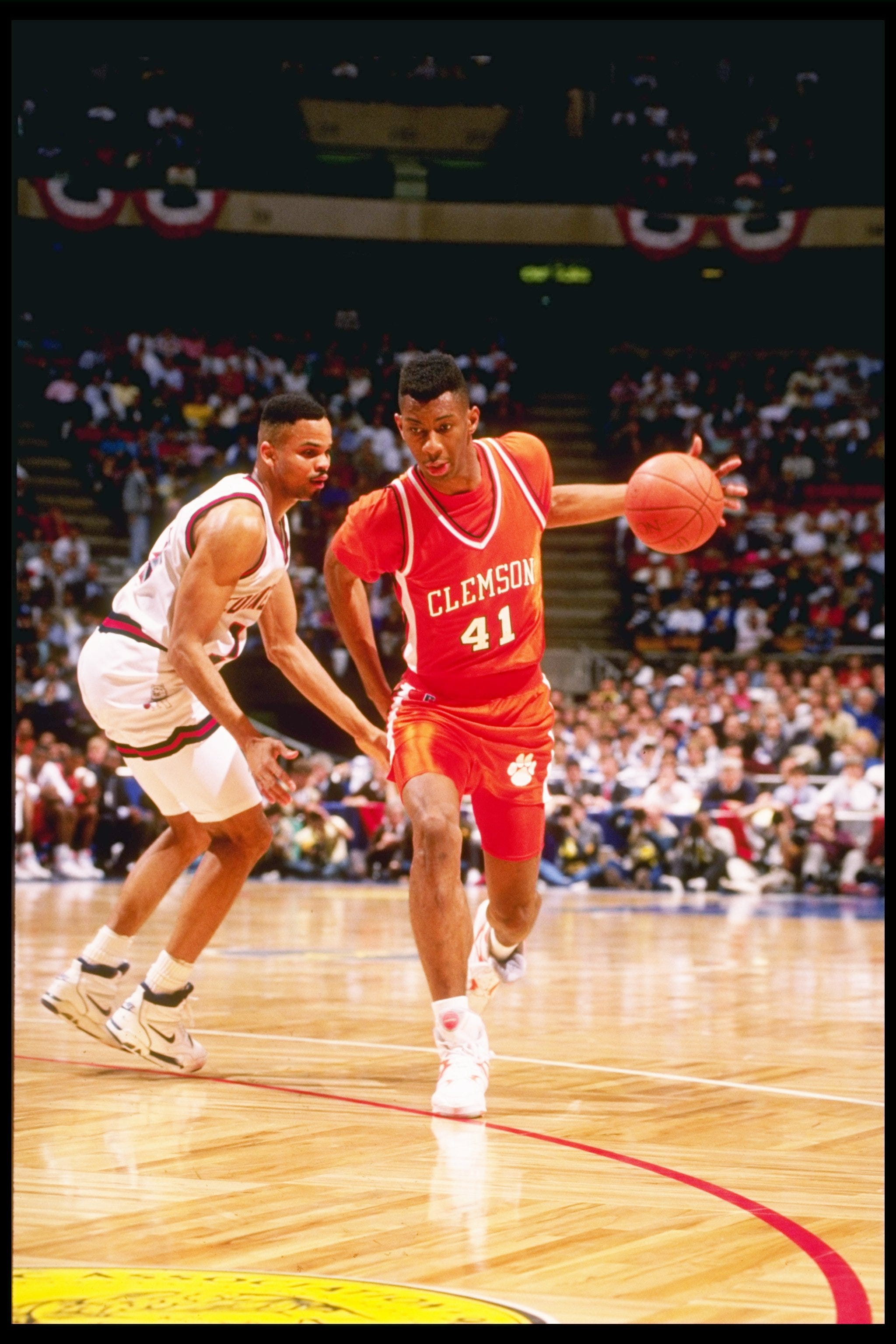 Elden Campbell, Clemson basketball's all-time leading scorer, dies at 57