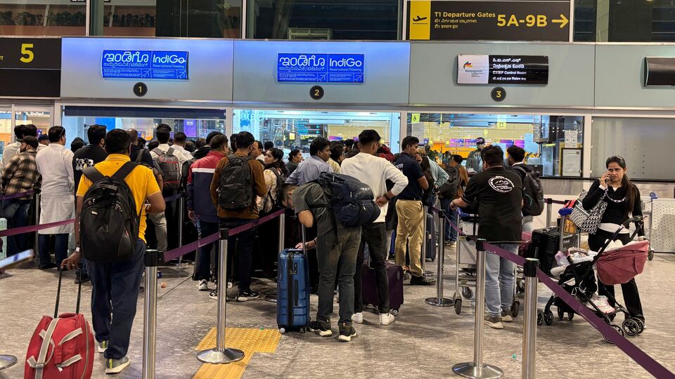 Flyers stranded, long queues at airports amid IndiGo flight chaos — How ...