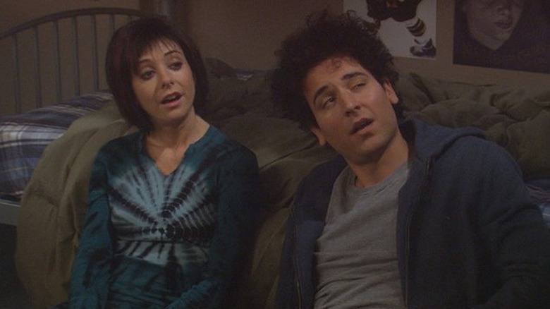 HIMYM Theory Gives Barney's Suits A Troubling Meaning