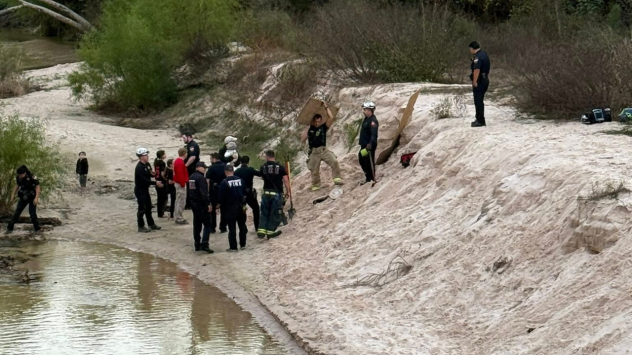 Girl buried up to her head in sand rescued on Thanksgiving Day