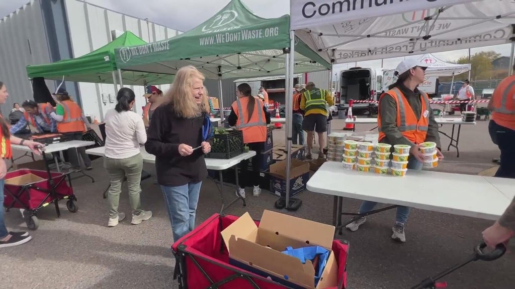 Demand at Denver mobile food markets jumps as volunteers help keep ...