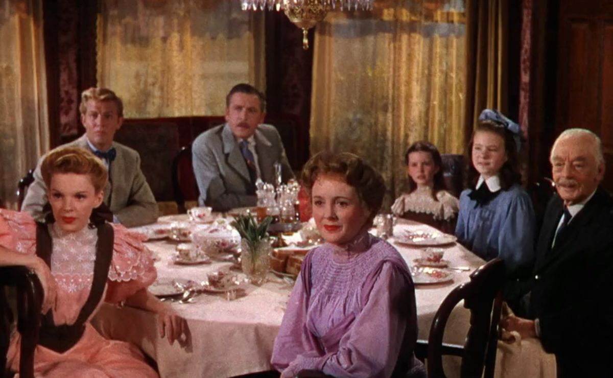 16 Behind the Scenes Facts from the Most Beloved Christmas Films